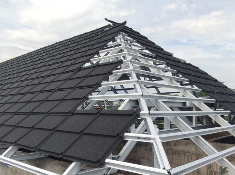 Berapa Biaya Jasa Pemasangan Atap Baja Ringan per Meter Persegi ...